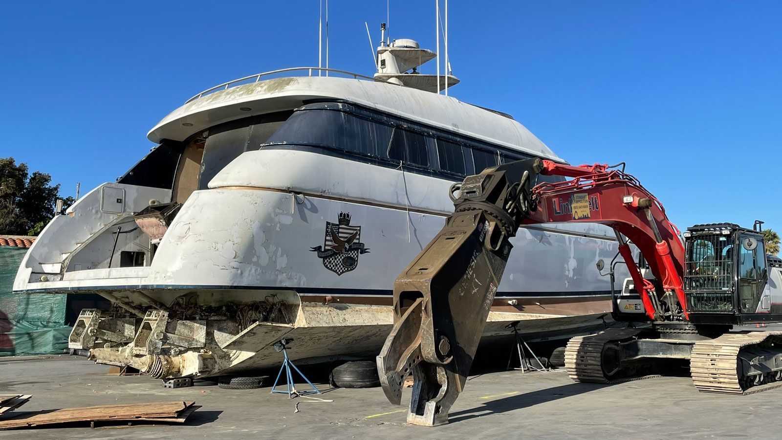 Record-breaking yacht Gentry Eagle scrapped in California